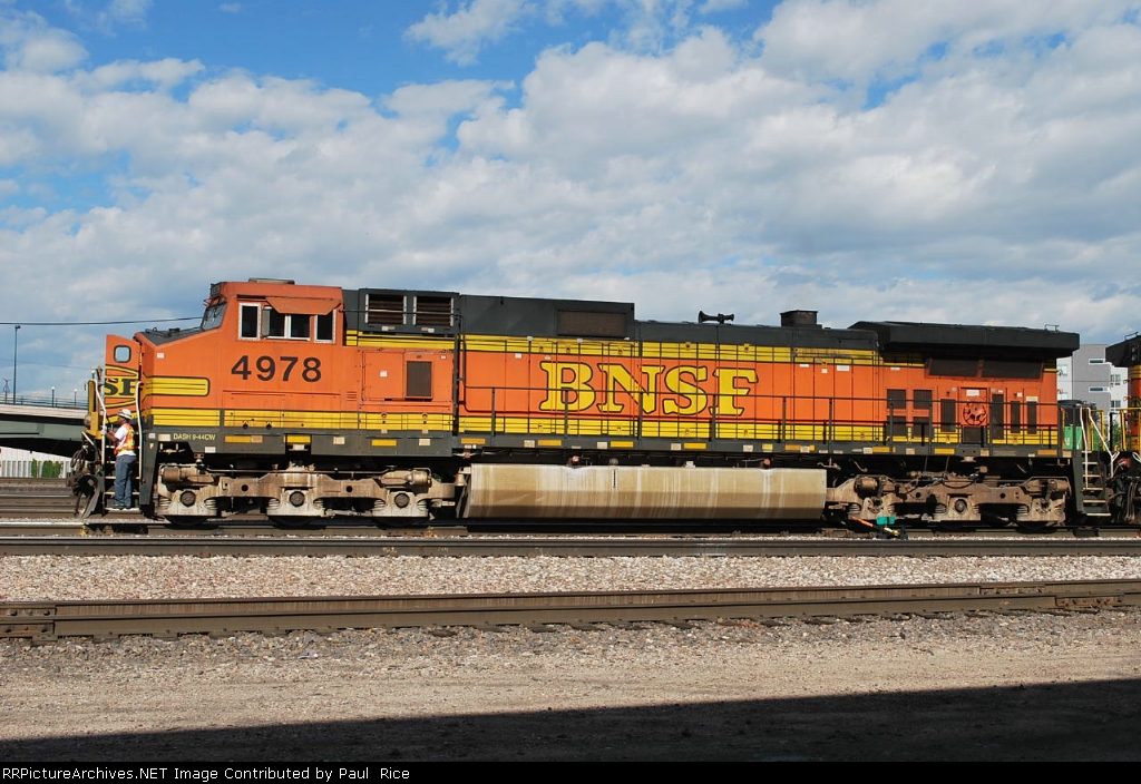 BNSF 4978